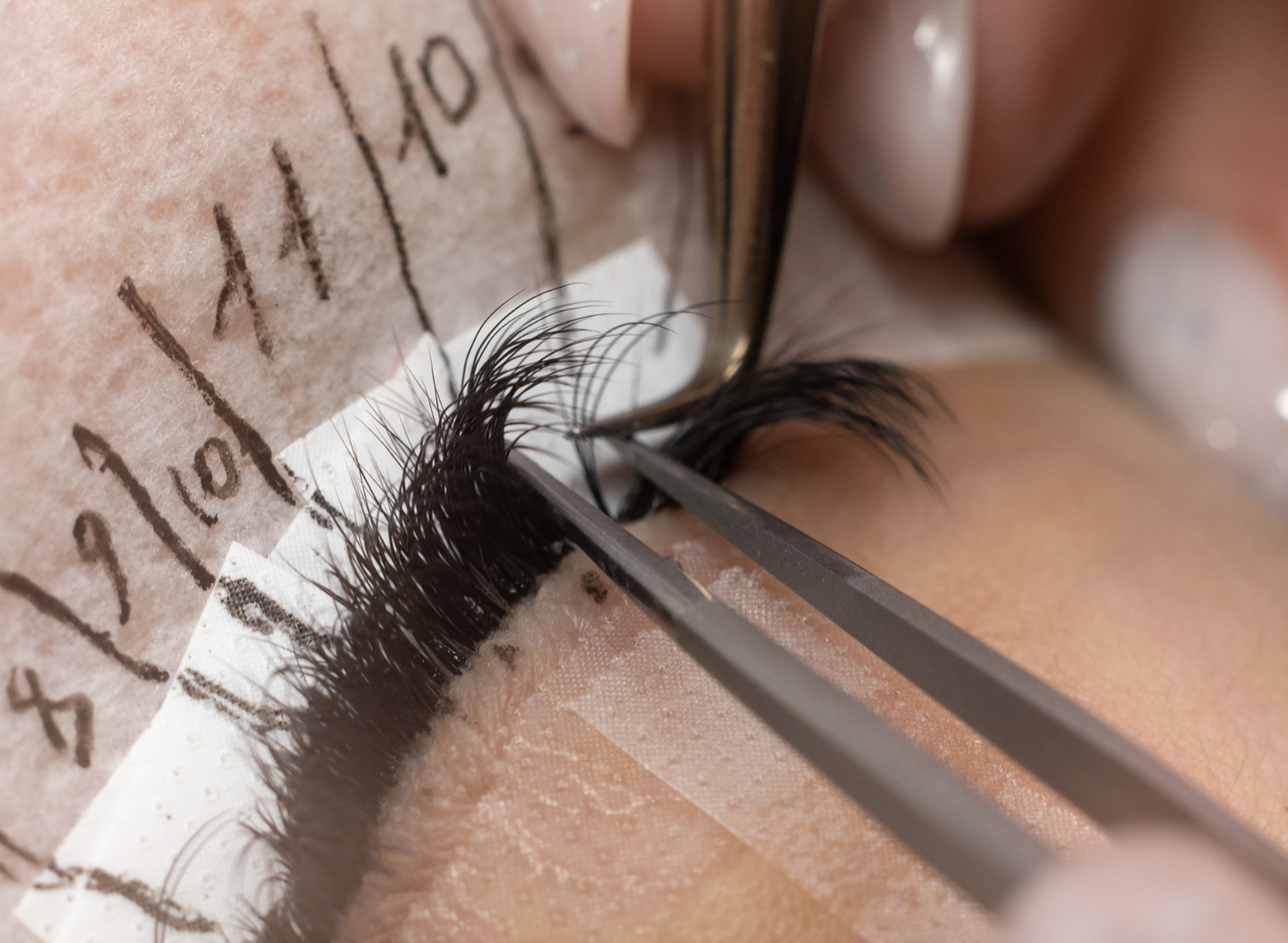 Mastering the Art of Lash Mapping for Exclusive Custom Looks | OutLash ...